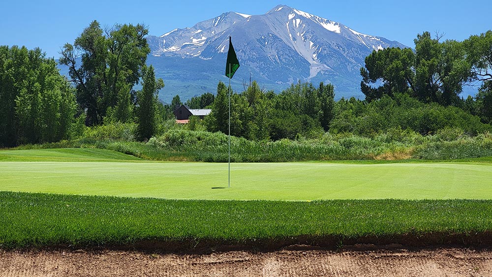 Golfing in the Colorado Rocky Mountains - Glenwood Hot Springs Resort